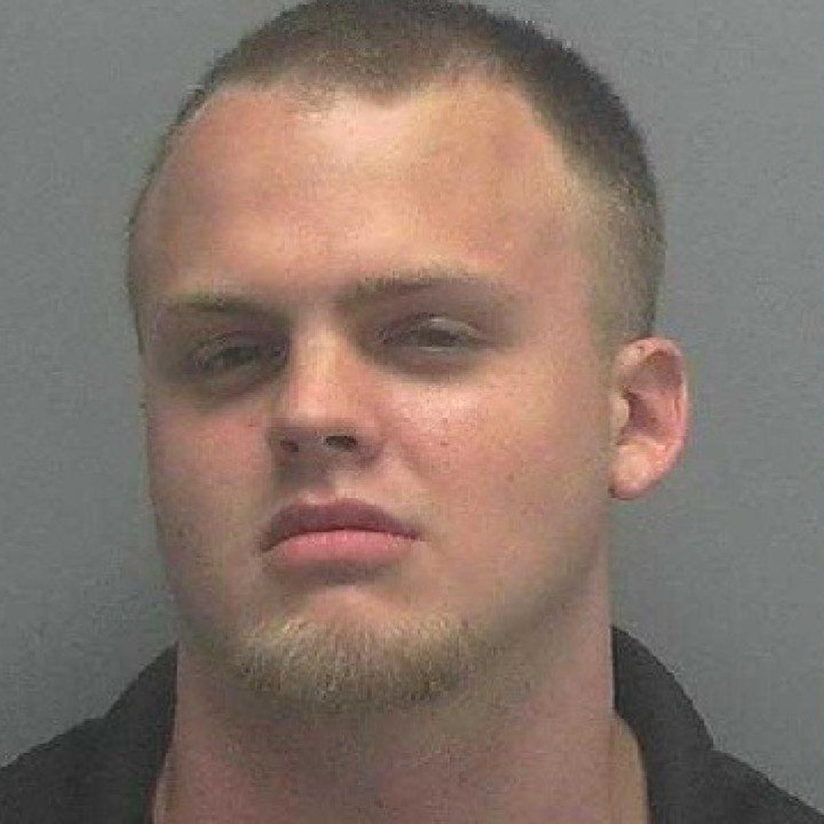 Drunk Florida Man Passes Out in Wendy's Drive-Thru Lane